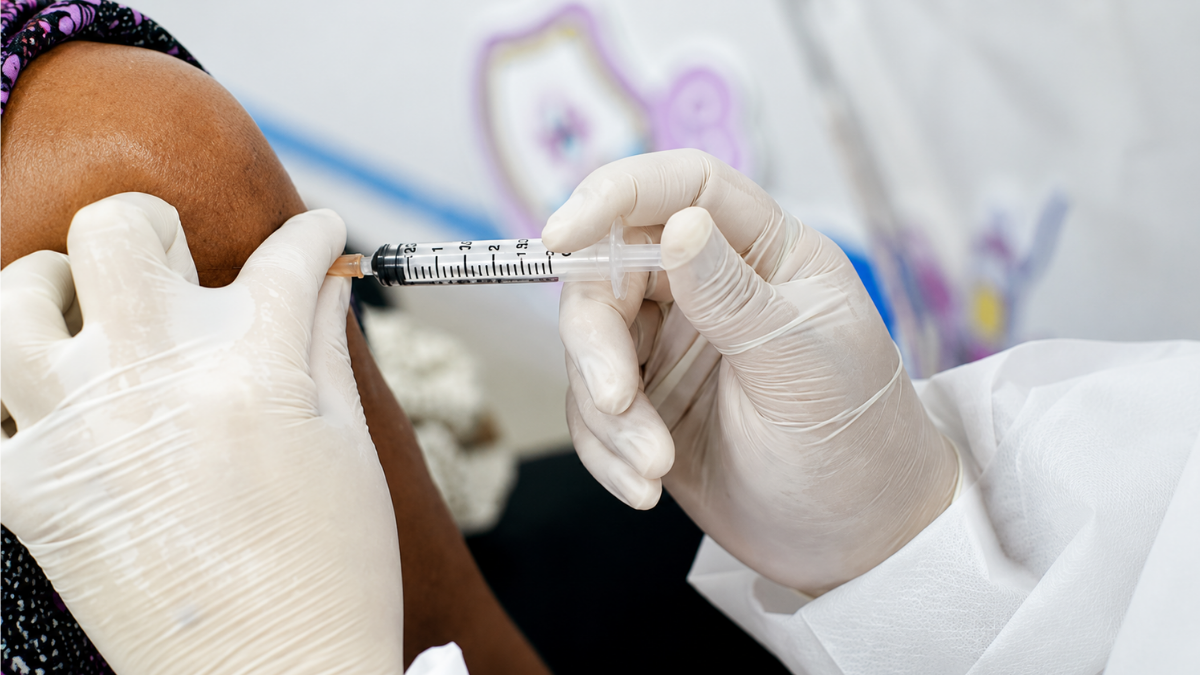 Baixa adesão à vacina da gripe preocupa Campinas e Baixada